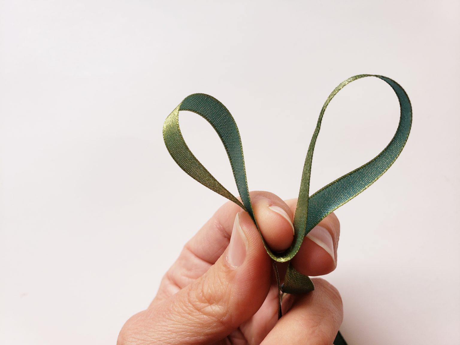 How To Tie A Bow For Cards, Crafts or Gifts - 10 Tips For Tying A ...